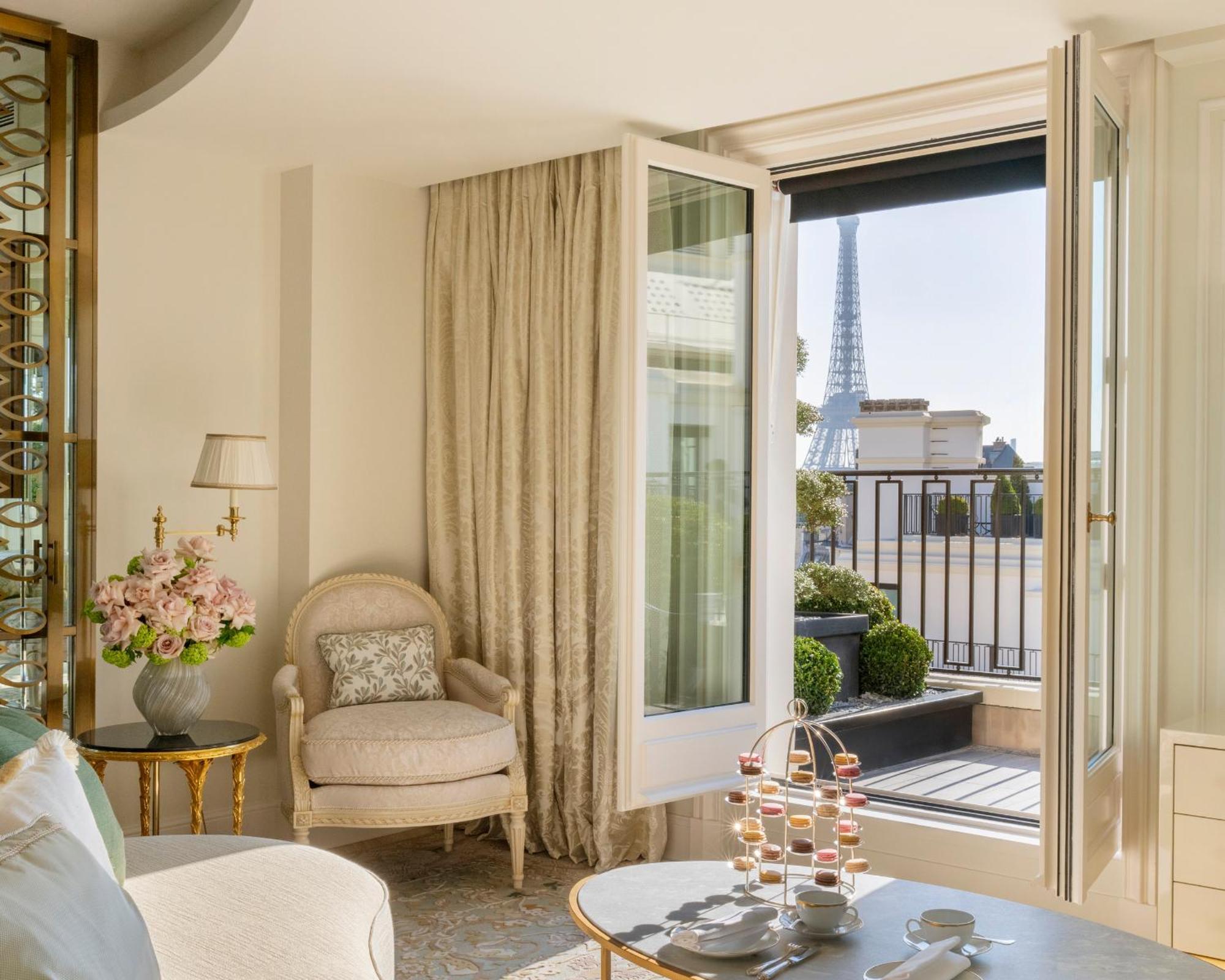 Hotel Four Seasons Hotel George V Paris, France - book now, 2026 prices
